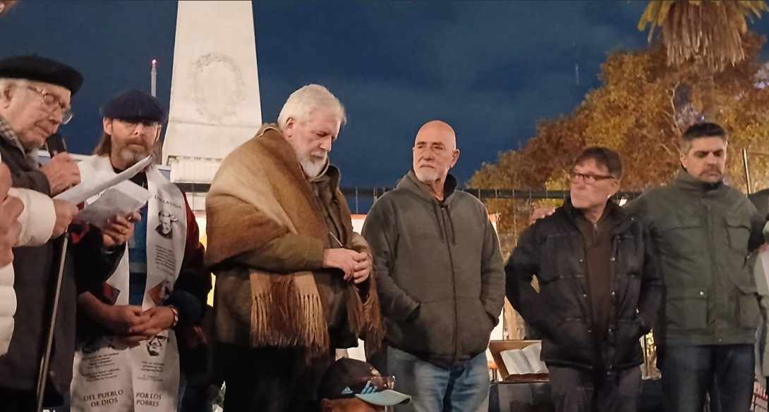 Curas, pastores y militantes ayunan y rezan para frenar el ajuste de Milei